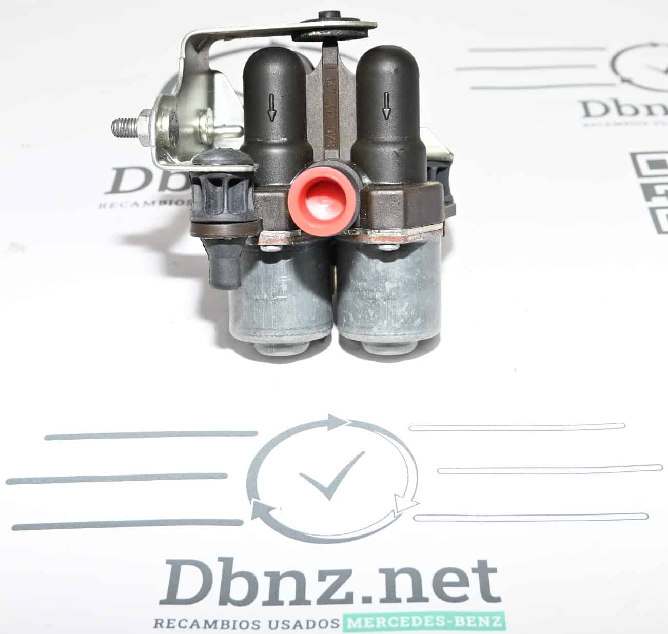 A 001 830 34 84 Doble válvula de agua electromagnética Clase CLK W208 ...