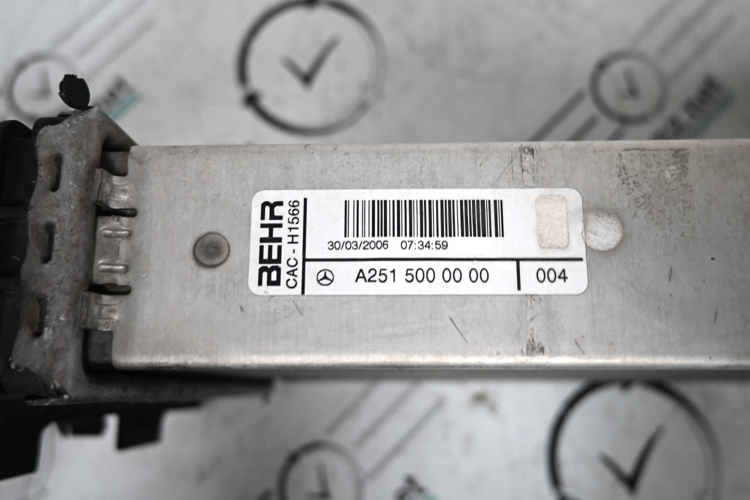 A 251 500 00 00 Intercooler Clase ML W164 Clase R W251 - DBNZ.NET