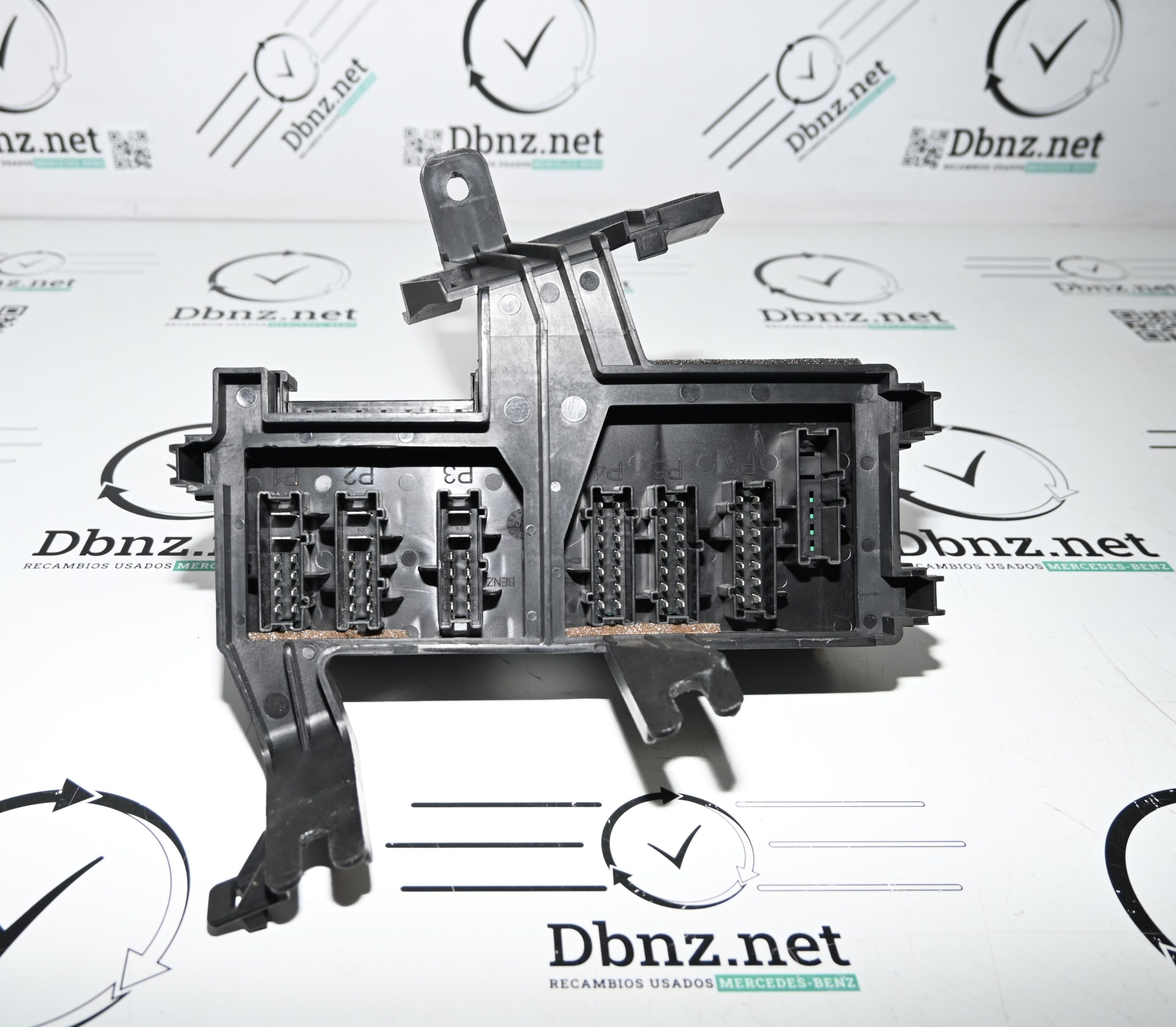 A 164 540 02 72 Caja de fusibles y relés parte trasera Clase R W251 ...